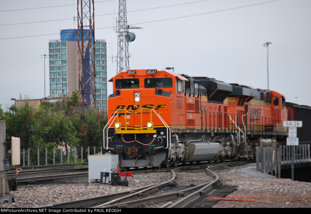 BNSF 8547 and BNSF 6219 cross the Platte Rnver Bridge as they Head out of the BNSF Denver yard ...